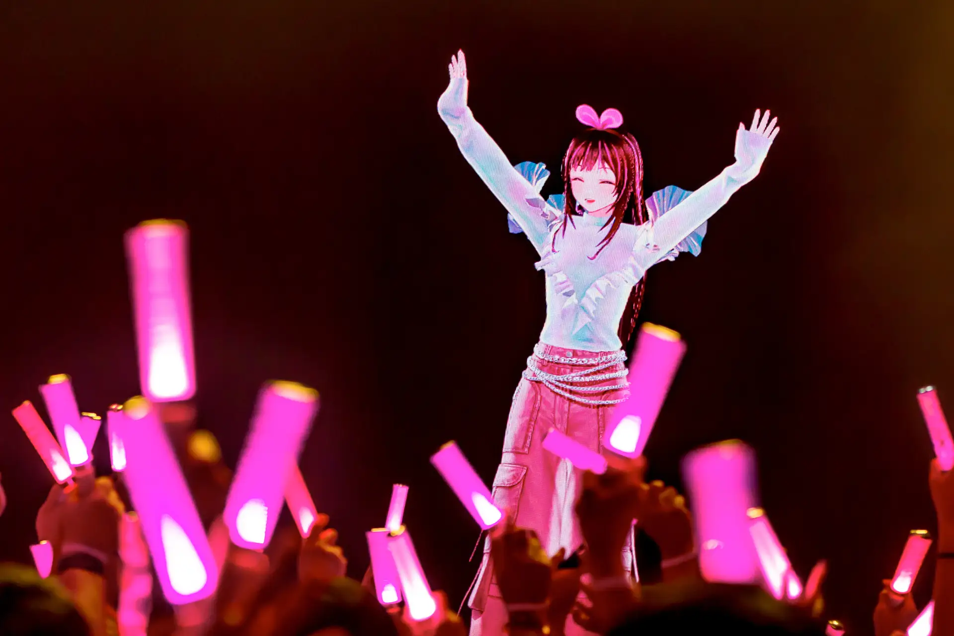 The original VTuber KizunaAI holds comeback concert after 3 year hiatus