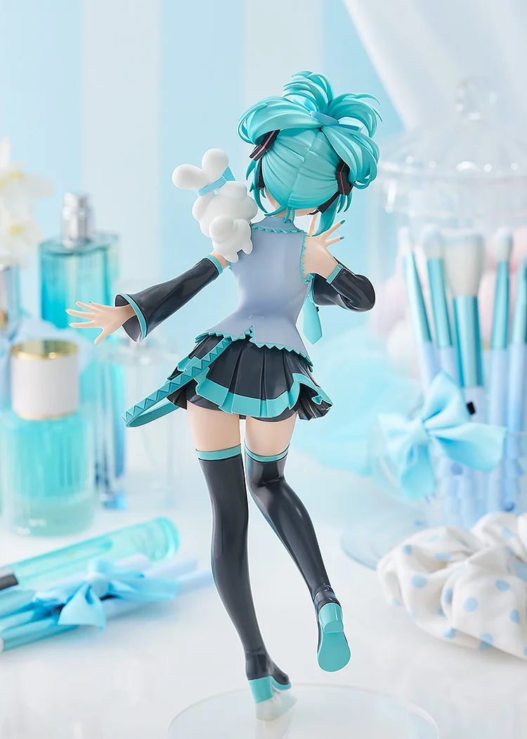 Orders Open for Adorable New Hatsune Miku x Cinnamoroll Statue